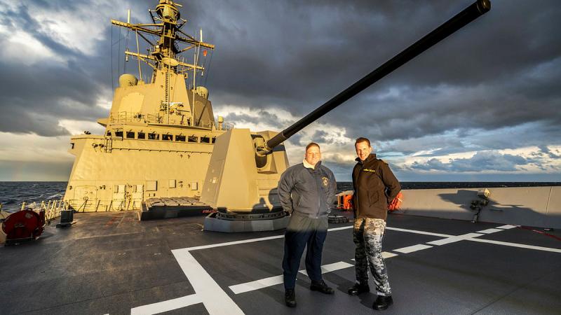 Working shoulder to shoulder | Mirage News